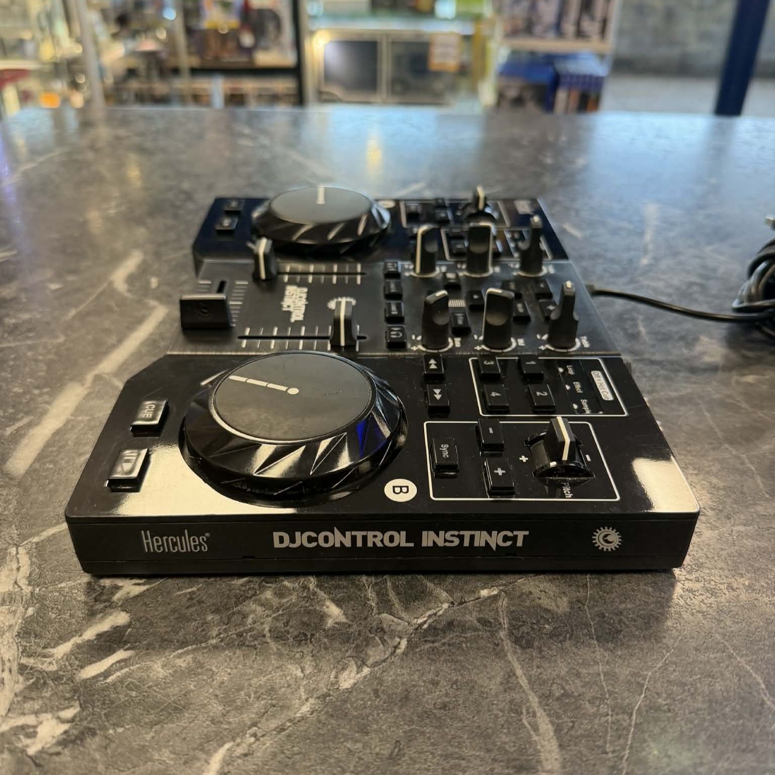 Pre-owned Hercules DJ Control Instinct Controller Double Decks Mixer ...